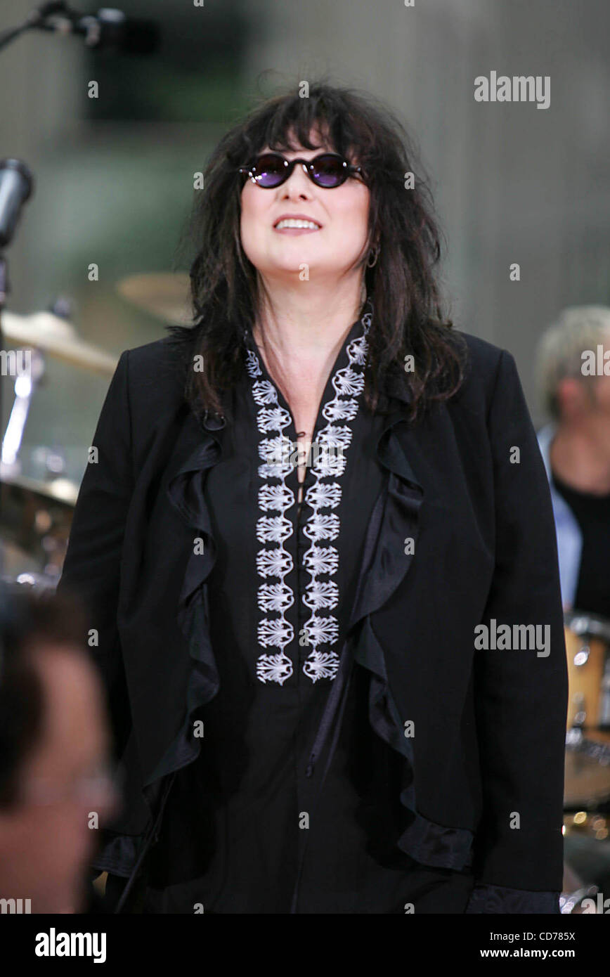 Ann wilson concert hi-res stock photography and images - Alamy