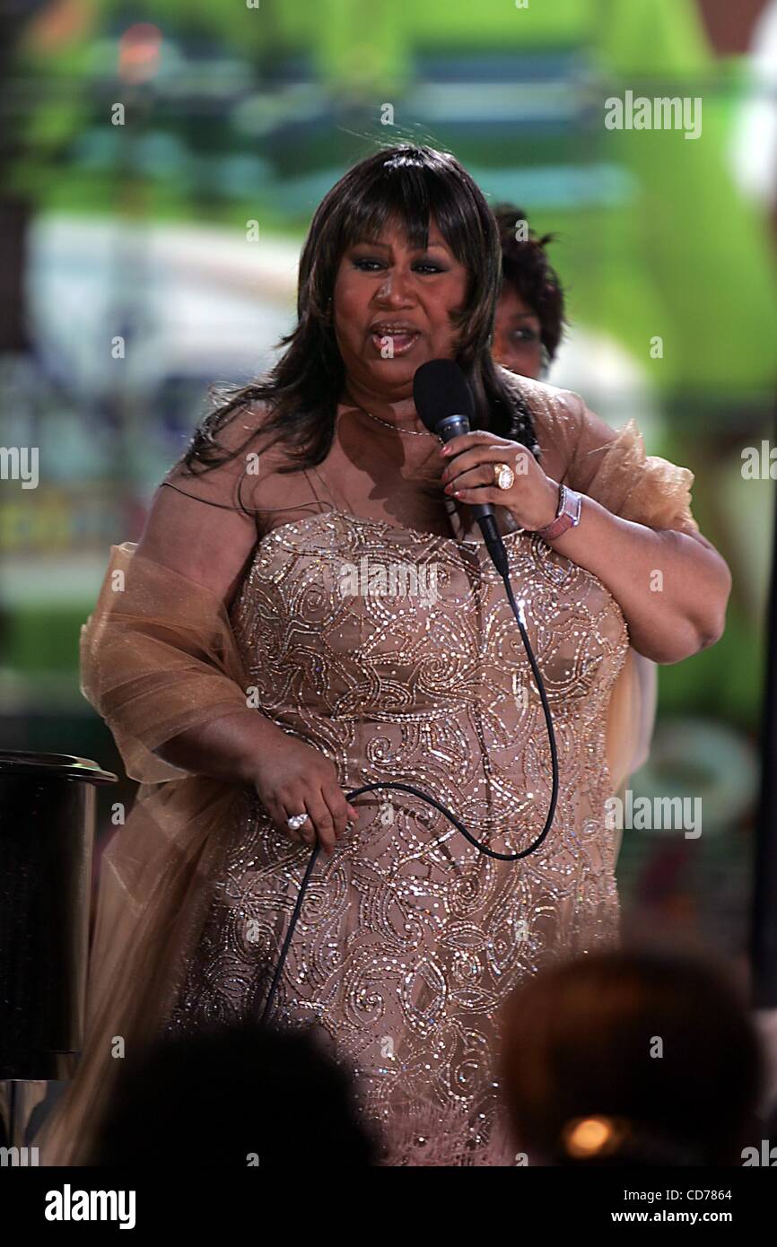 June 26, 2004 - New York, New York, U.S. - K38062RM.ARETHA FRANKLIN ...