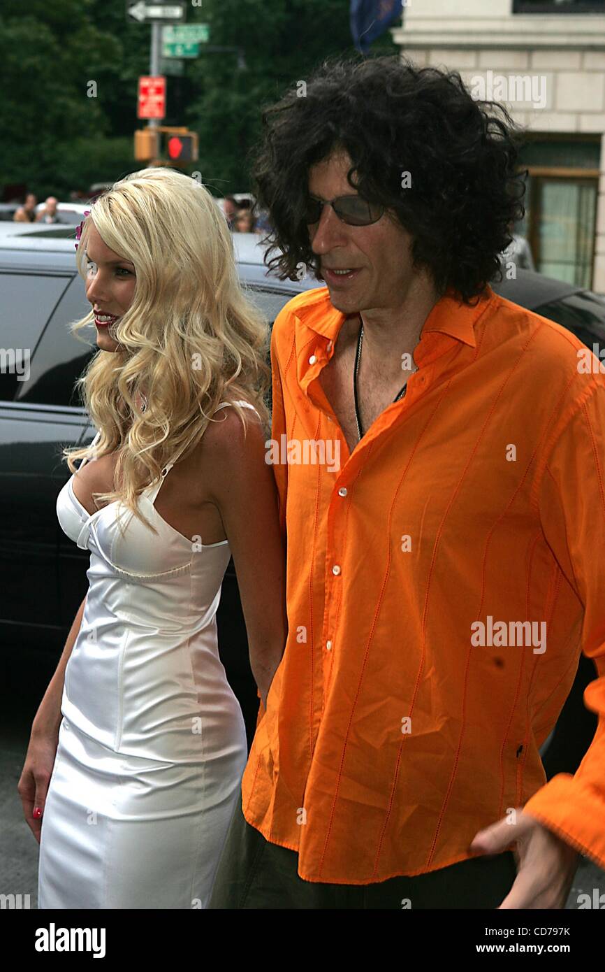 July 1, 2004 - New York, New York, U.S. - K38182RM.BETH OSTROSKY HOST ...