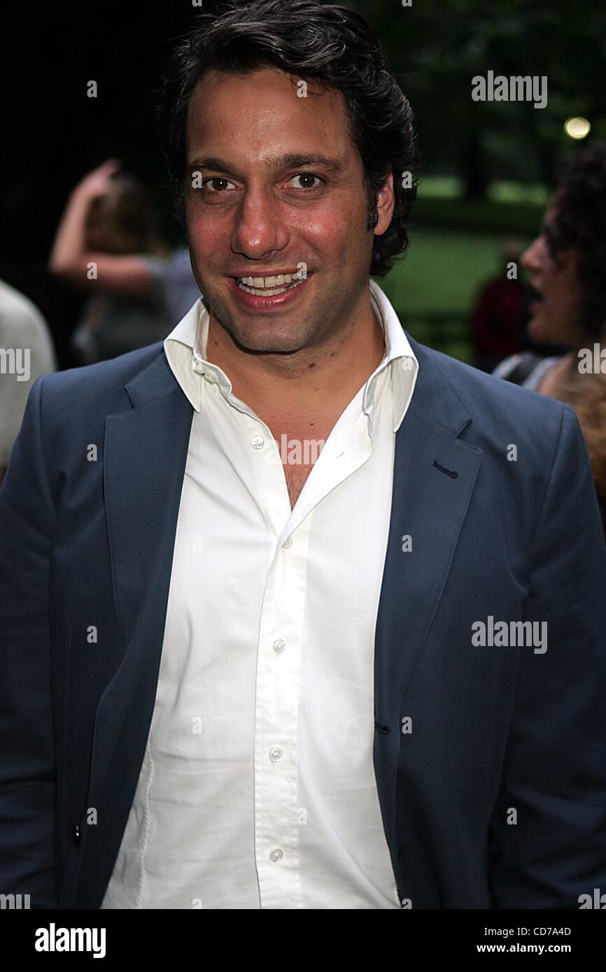 July 13, 2004 - New York, New York, U.S. - K38319RM.ARRIVALS FOR THE ...