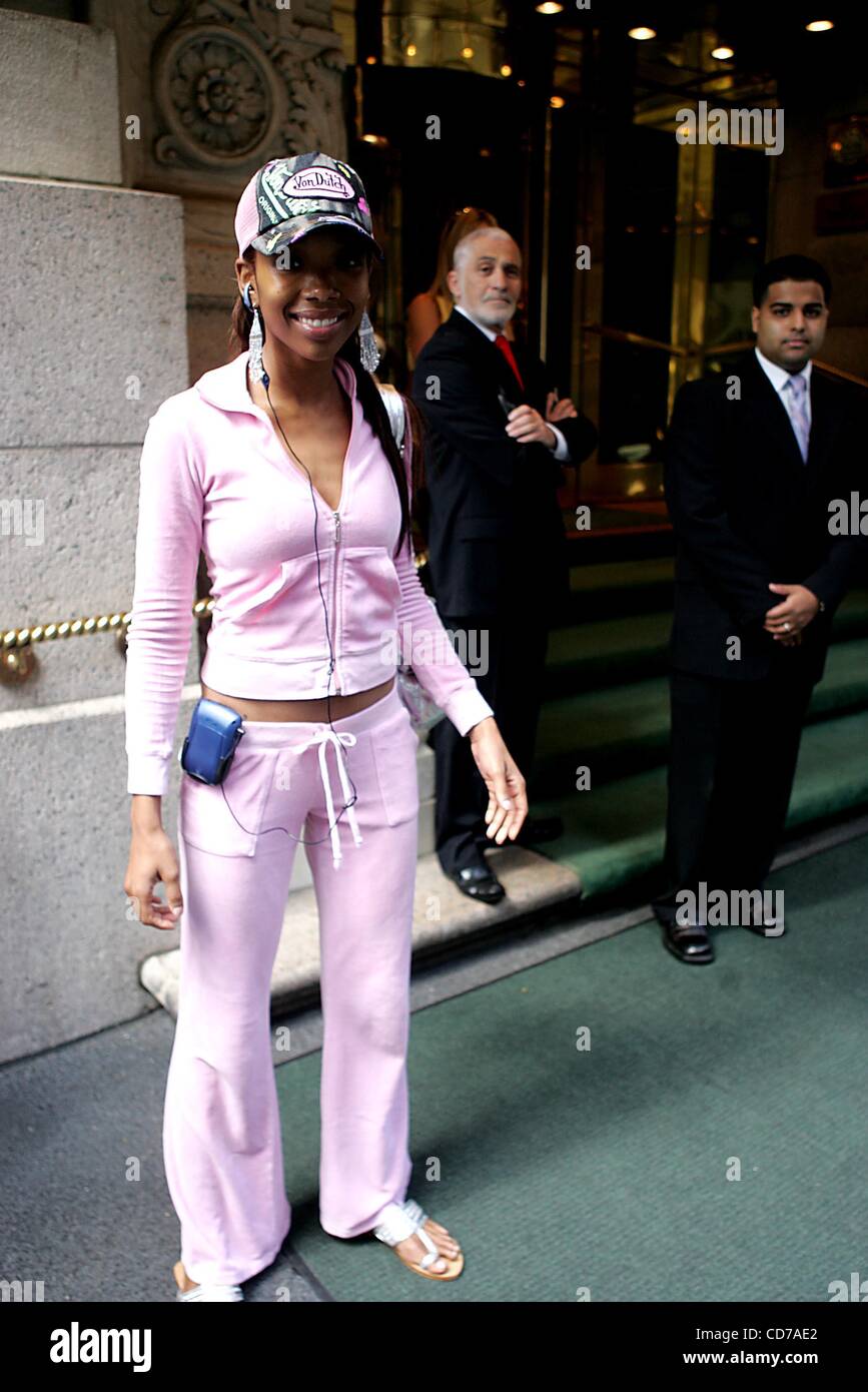 July 16, 2004 - New York, New York, U.S. - K38375RM.BRANDY ARRIVING AT ...