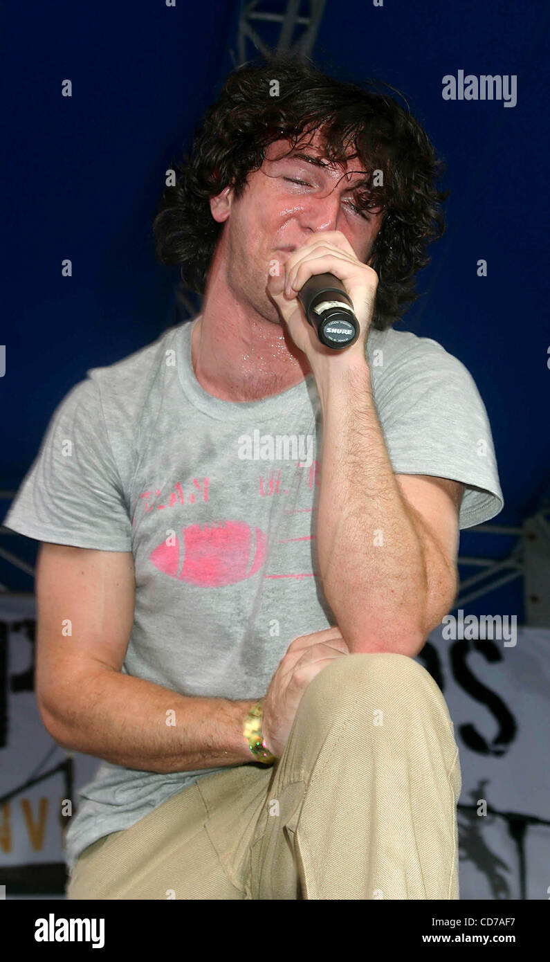 July 17, 2004 - New York, New York, U.S. - K38382ML.NOKIA/T-MOBILE ...