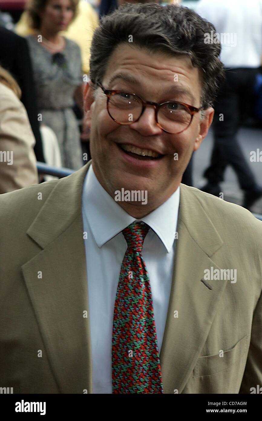 July 19, 2004 - New York, New York, U.S. - K38399RM.WORLD PREMIERE OF ...