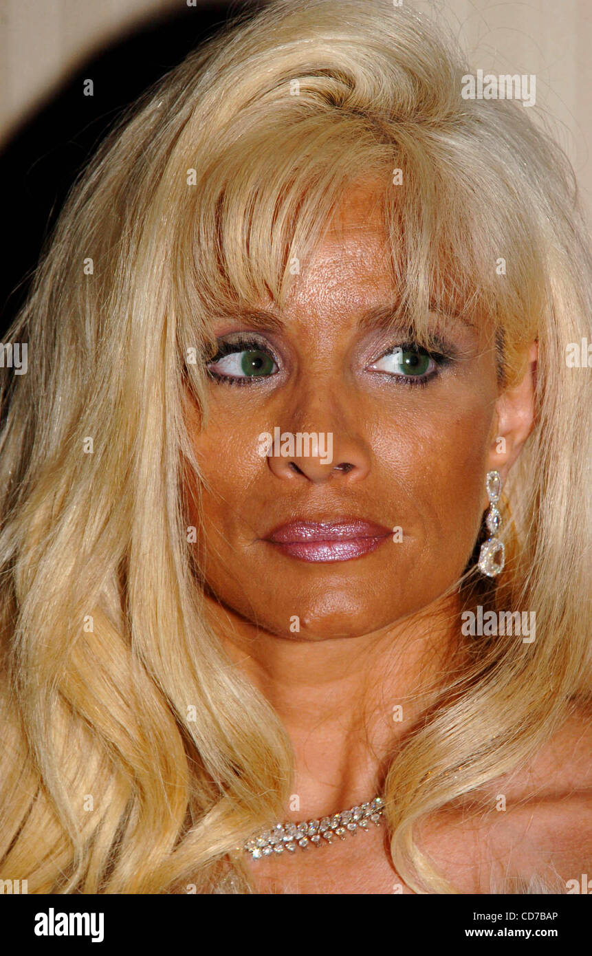 July 27, 2004 - New York, New York, U.S. - K38524JKRON.A&E NETWORK AND ...