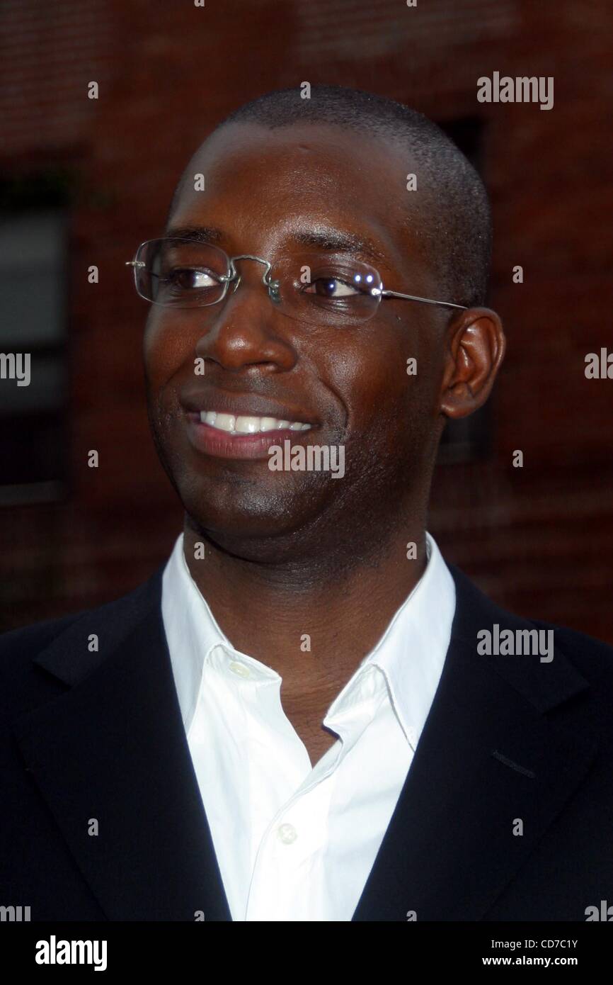 Aug. 4, 2004 - New York, New York, U.S. - K38643JBU.COLLATERAL PREMIERE ...