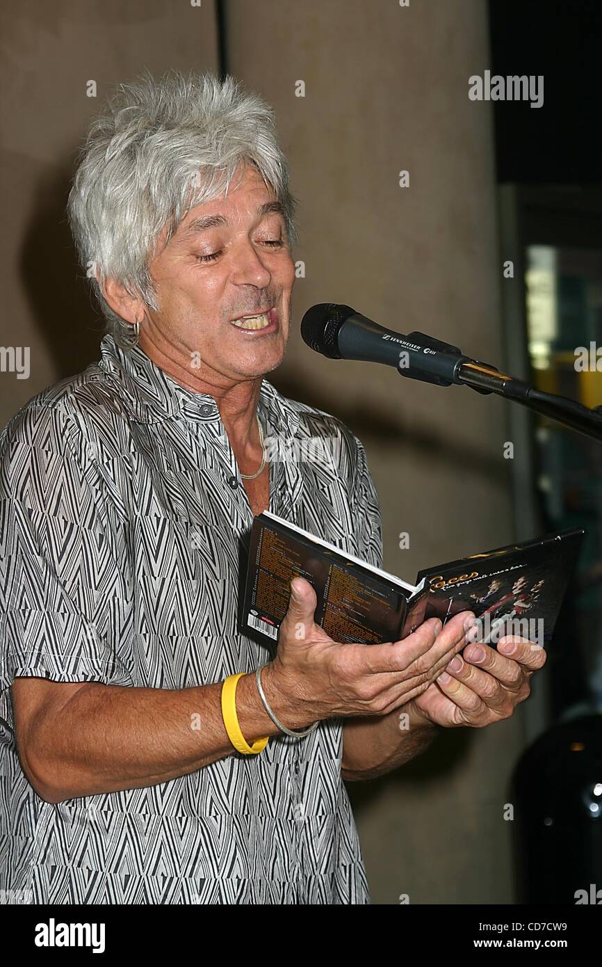 118 118 guys hi-res stock photography and images - Alamy