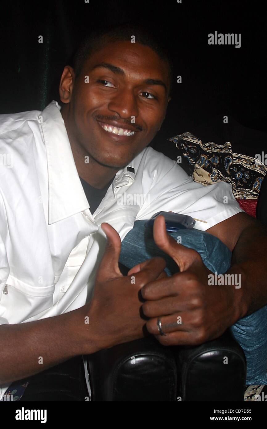 Ron artest 2004 hi-res stock photography and images - Alamy
