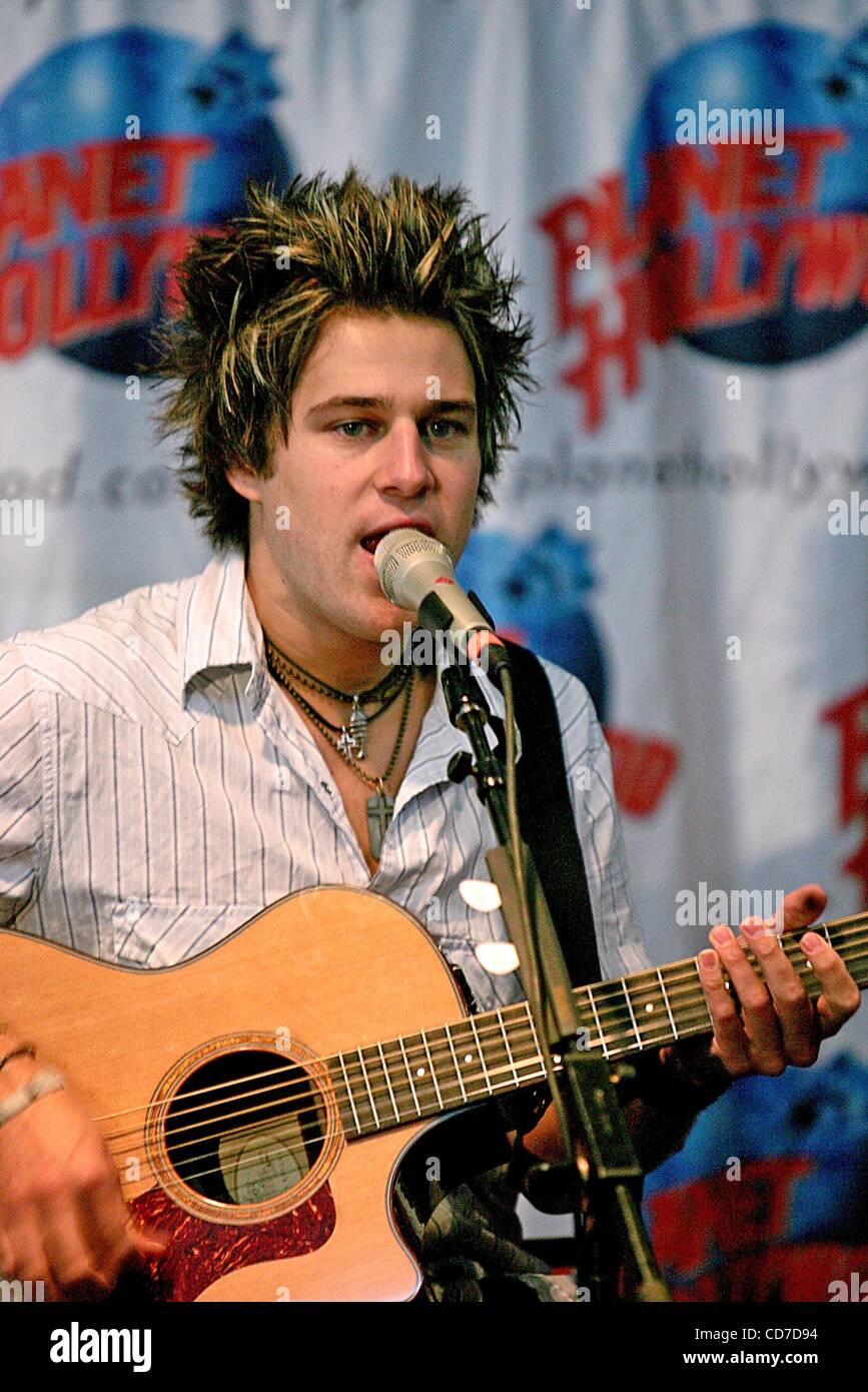 Aug. 18, 2004 - New York, New York, U.S. - K38793RM.RYAN CABRERA ...