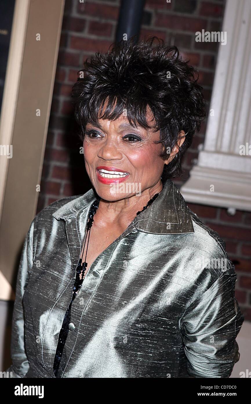 Aug. 19, 2004 - New York, New York, U.S. - K38842RM.DRACULA THE MUSICAL ...