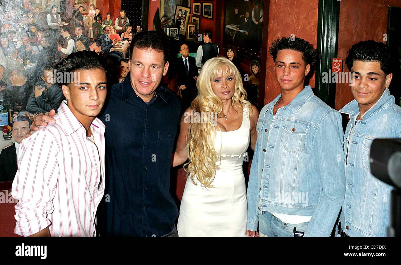 Aug. 23, 2004 - New York, New York, U.S. - K38906RM.KTU GROWING UP ...