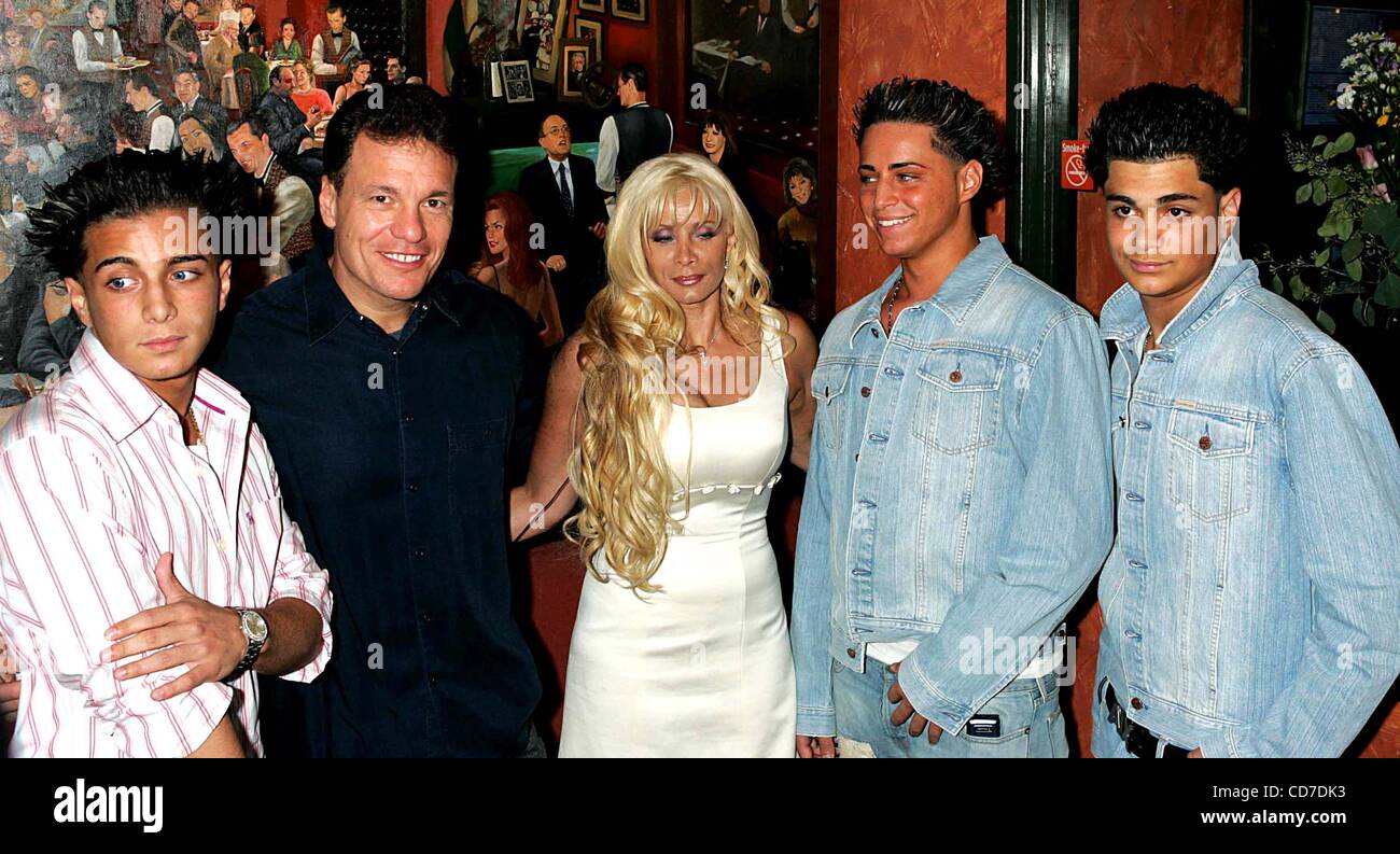 Aug. 23, 2004 - New York, New York, U.S. - K38906RM.KTU GROWING UP ...