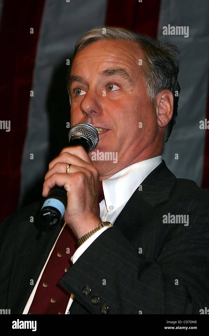 Aug. 24, 2004 - New York, New York, U.S. - K38924ML.''10 WEEKS: DON'T ...