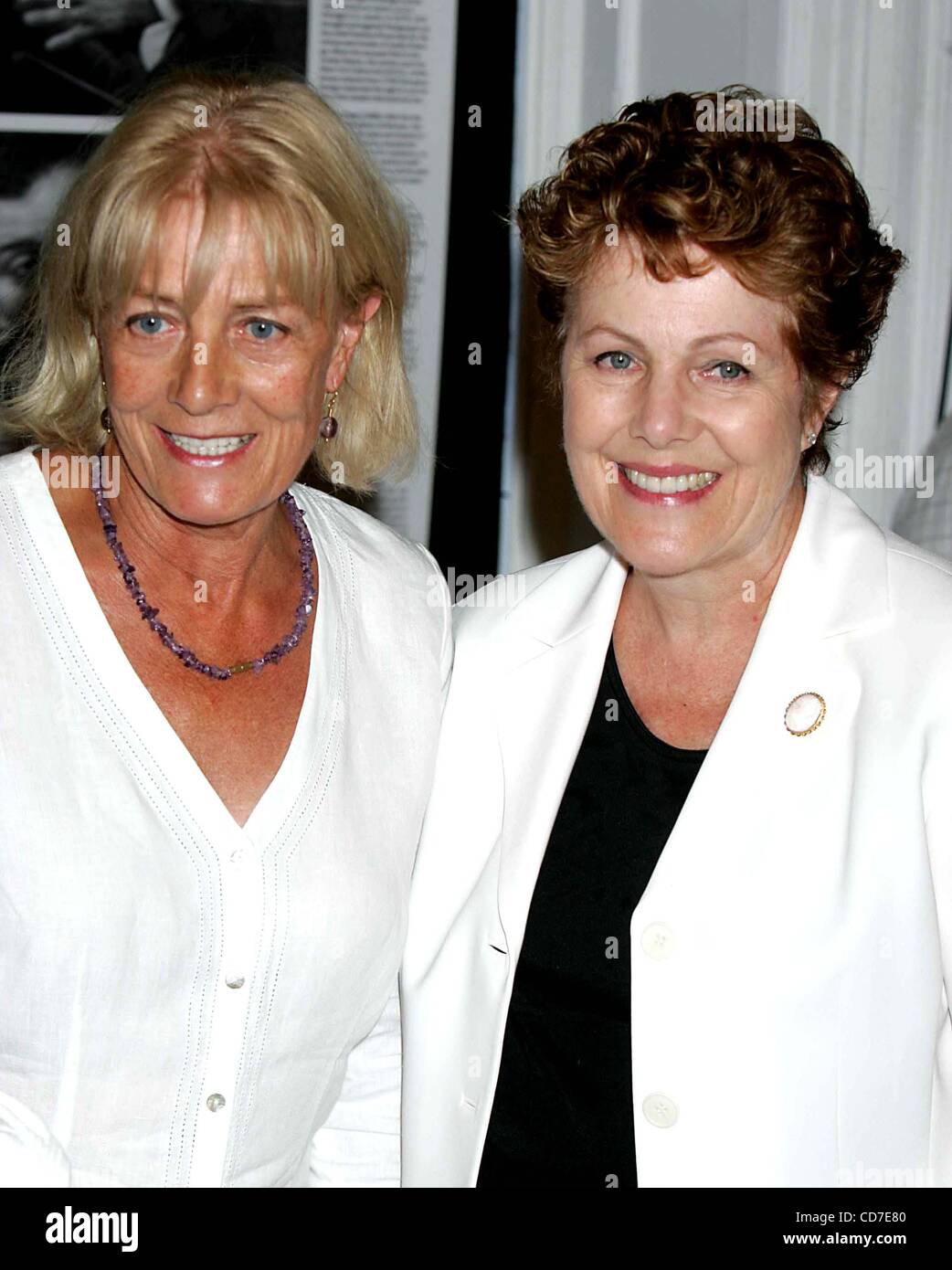 Lynn redgrave and vanessa redgrave hi-res stock photography and images ...