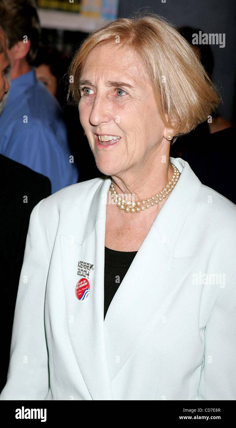 Aug. 26, 2004 - New York, New York, U.S. - K38999RM.OPENING NIGHT OF ...