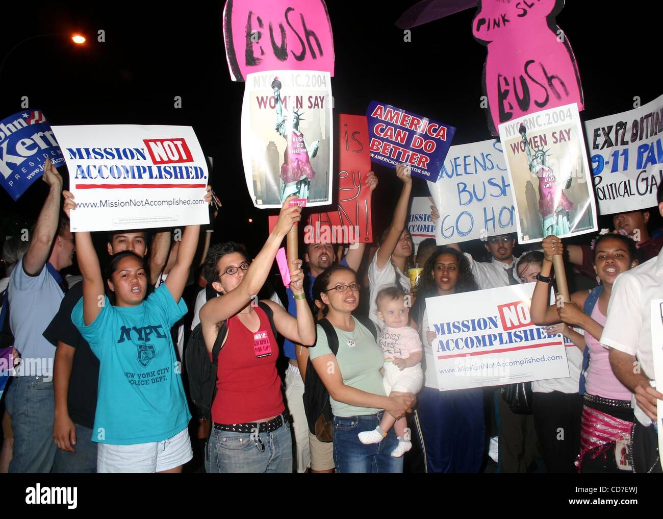 Sept. 1, 2004 - New York, New York, U.S. - K39098ML.DEMONSTRATIONS AND ...