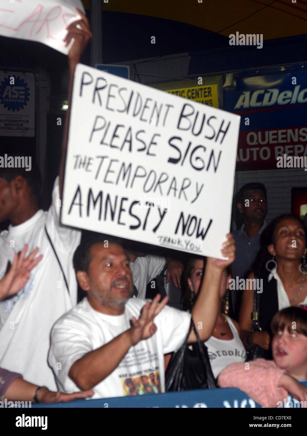Sept. 1, 2004 - New York, New York, U.S. - K39098ML.DEMONSTRATIONS AND ...