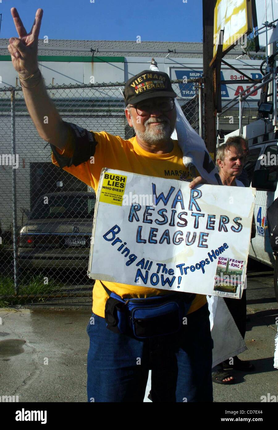 Sept. 1, 2004 - New York, New York, U.S. - K39098ML.DEMONSTRATIONS AND ...