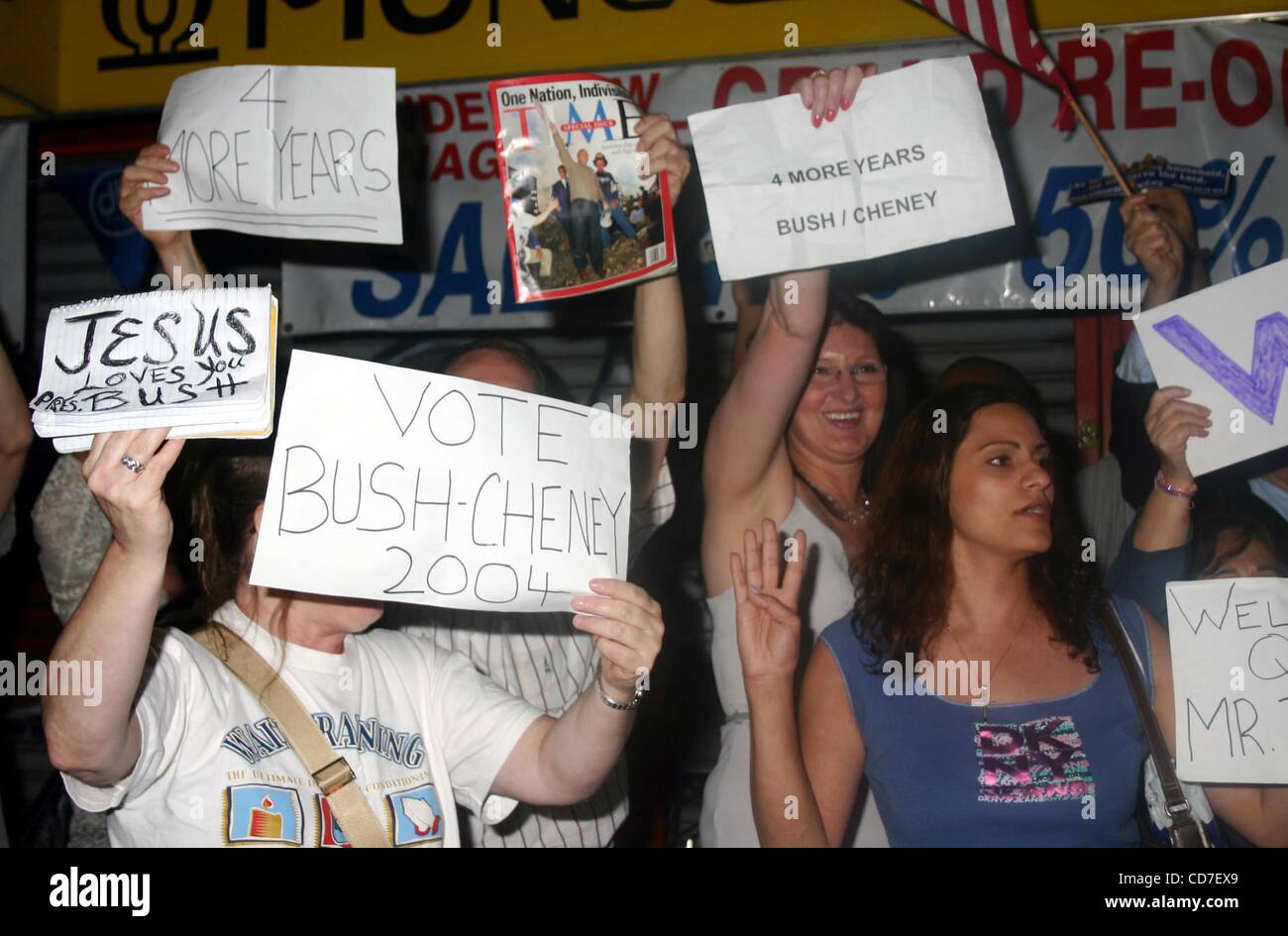 Sept. 1, 2004 - New York, New York, U.S. - K39098ML.DEMONSTRATIONS AND ...