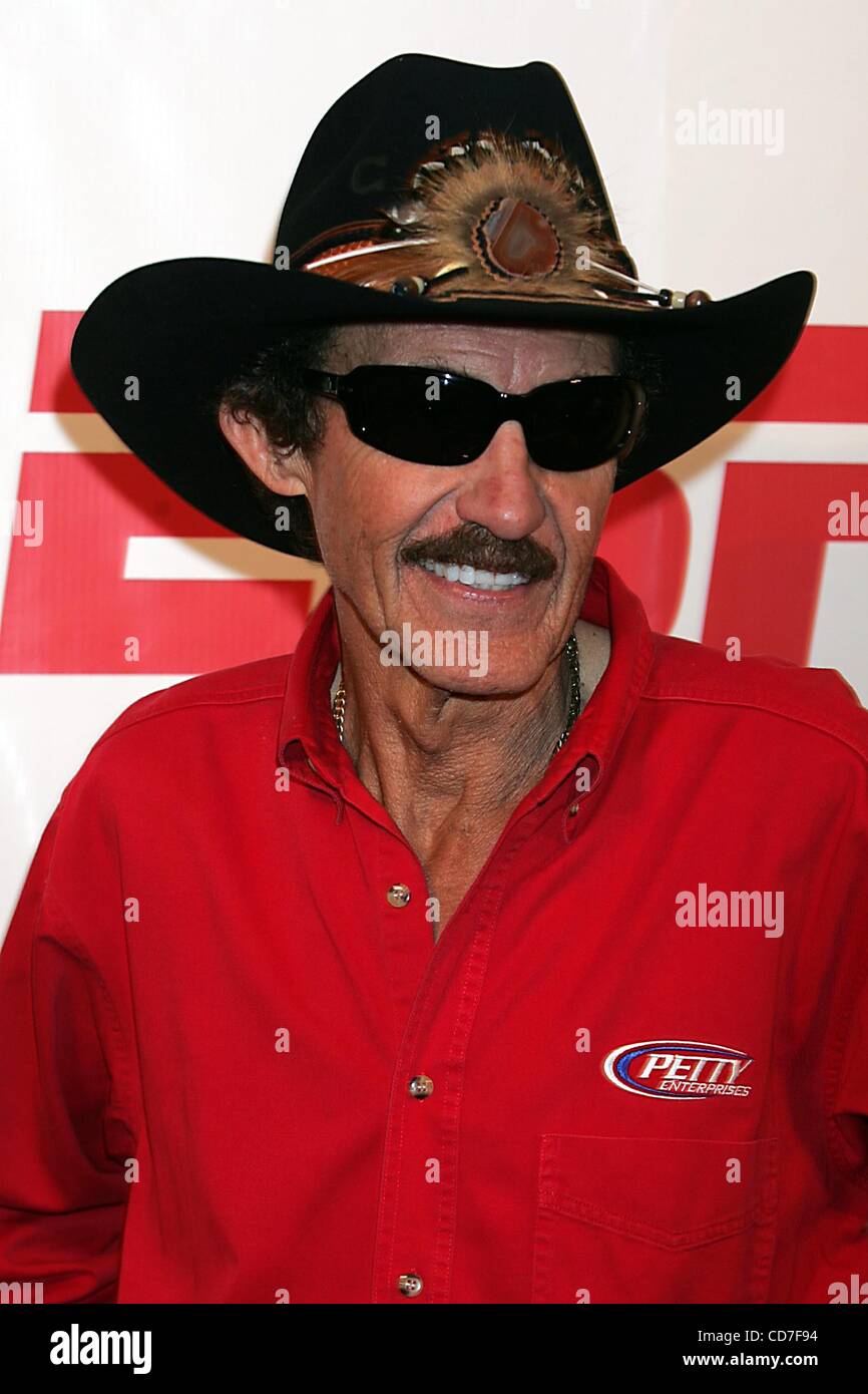 Sept. 7, 2004 - New York, New York, U.S. - K39171RM.25 YEARS TO THE DAY ...