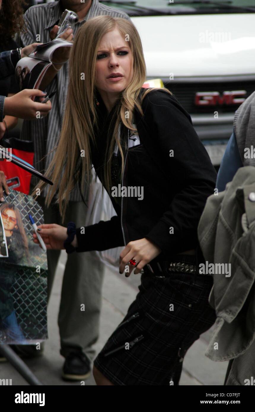Sept. 9, 2004 - New York, New York, U.S. - K39236RM.AVRIL LAVIGNE ...