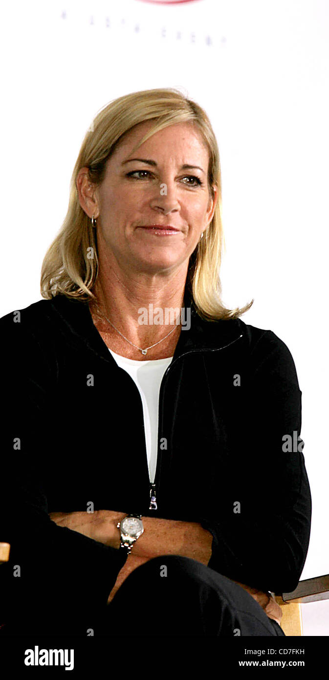 Chris everett hi-res stock photography and images - Alamy