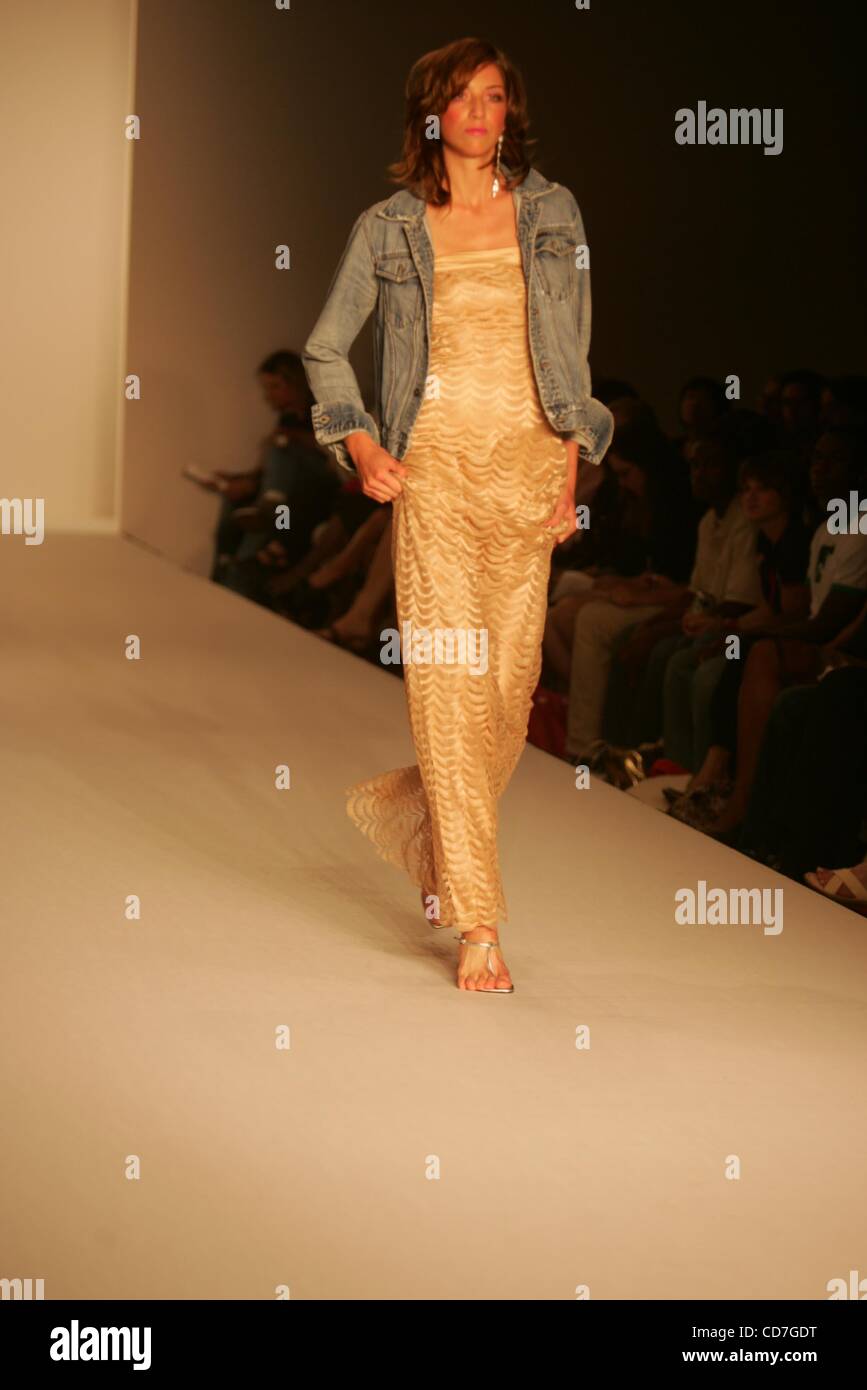 J mendel 2005 hi-res stock photography and images - Alamy