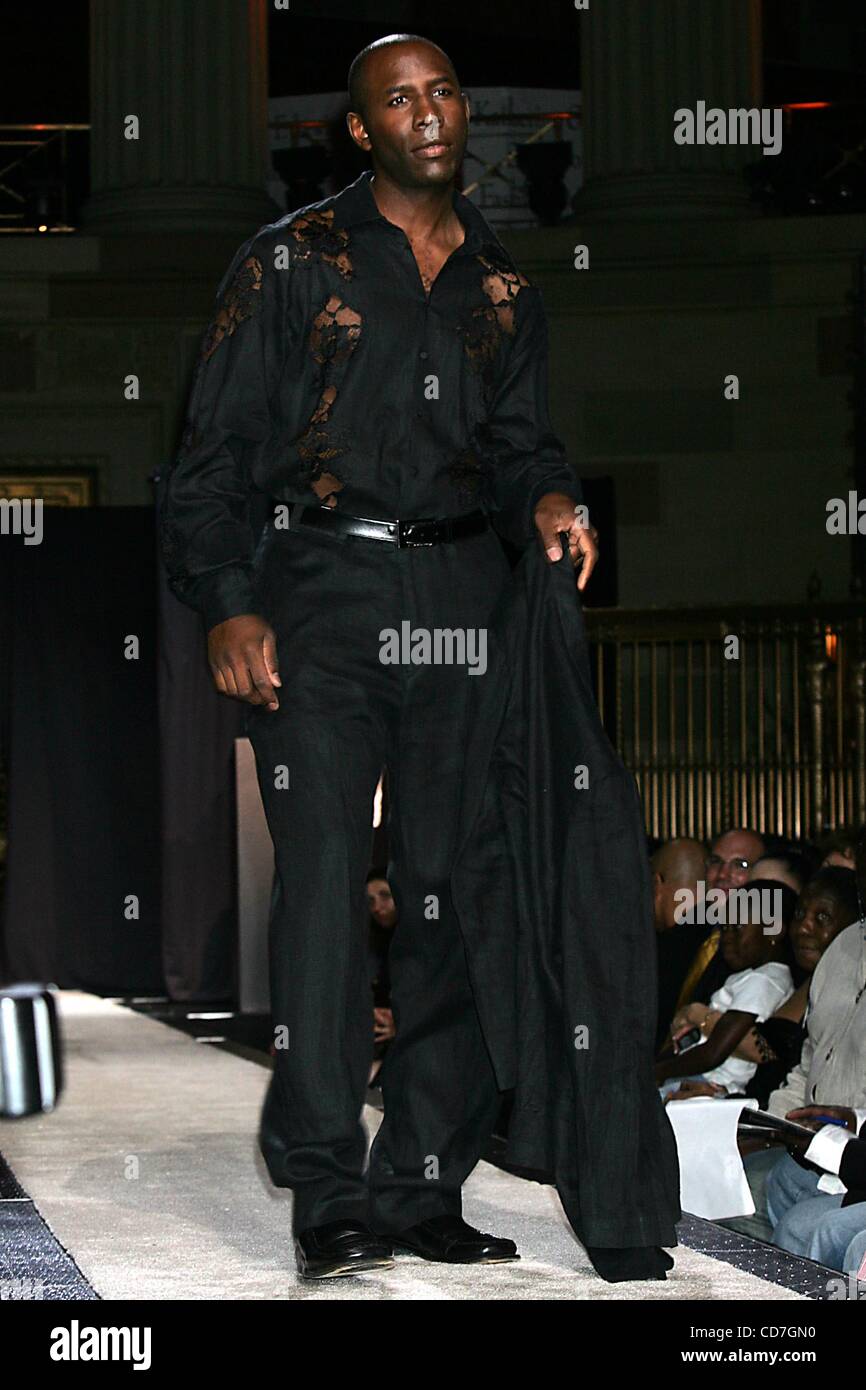 Sept. 15, 2004 - New York, New York, U.S. - K39508RM.SEVENTH ON ...