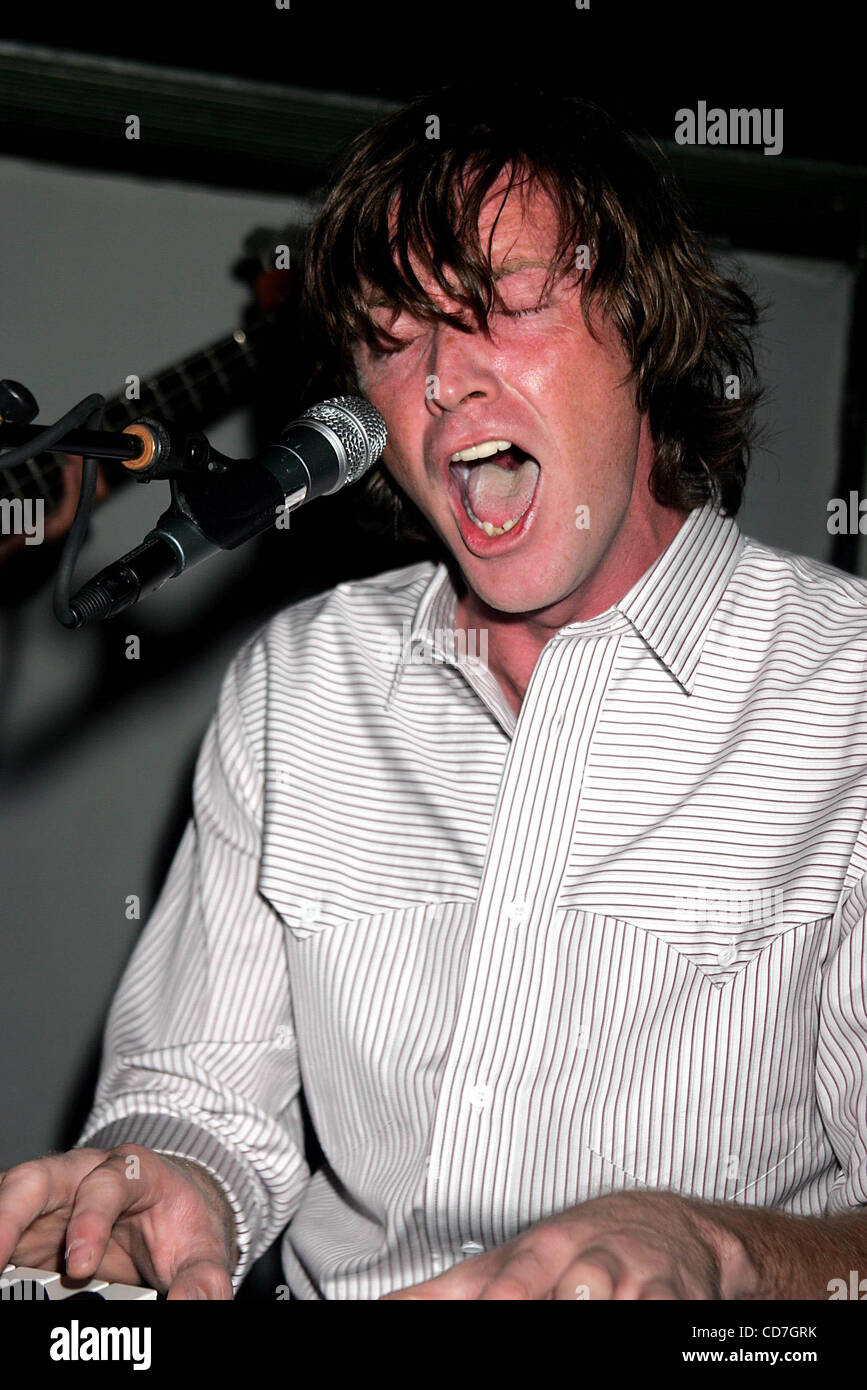 Sept. 16, 2004 - New York, New York, U.S. - K39518RM.JENNIFER NICHOLSON ...