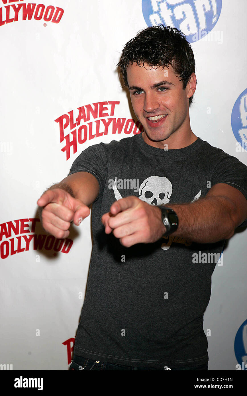 Sept. 18, 2004 - New York, New York, U.S. - K39536RM.JESSE MCCARTNEY CD ...