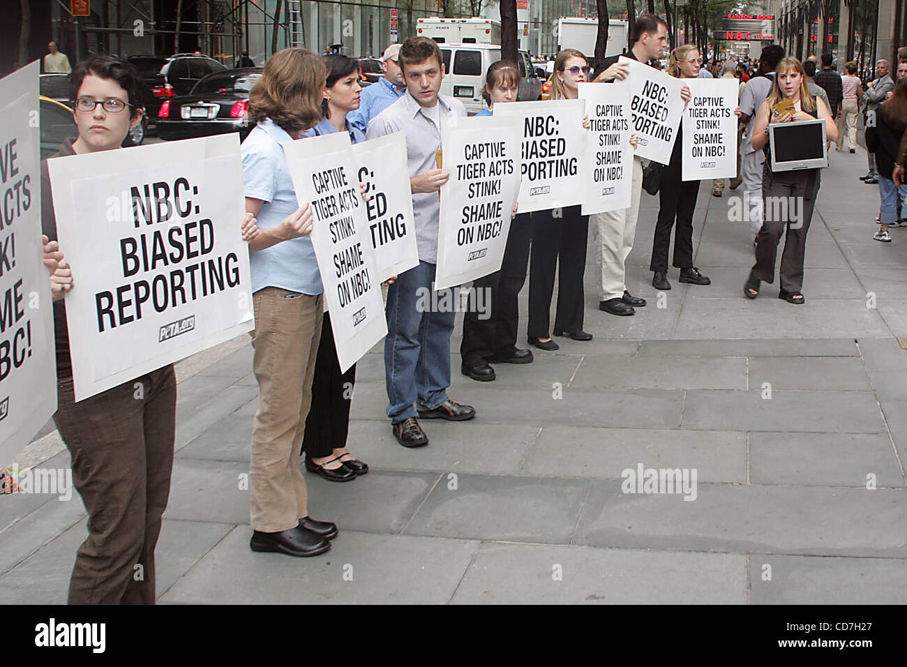 Sept. 18, 2004 - New York, New York, U.S. - K39537RM.PETA PROTESTERS ...