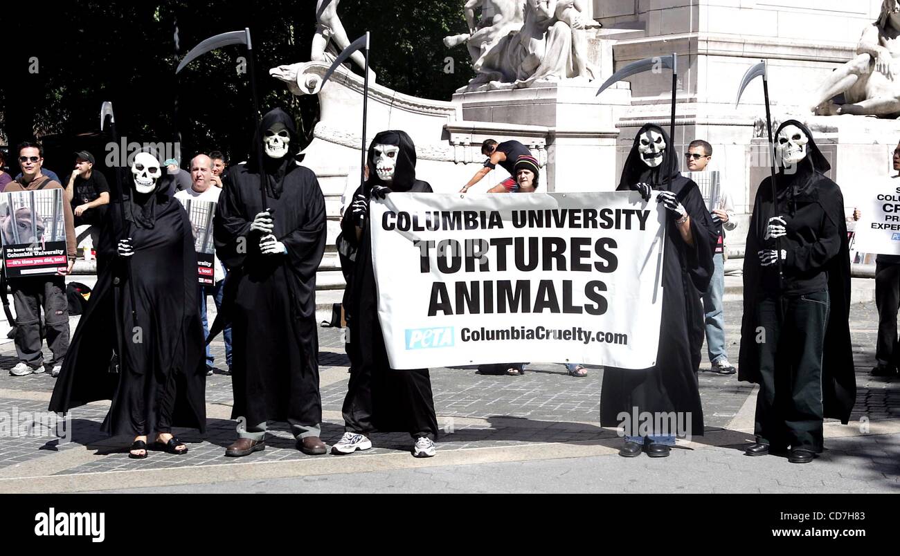 Sept. 20, 2004 - New York, New York, U.S. - K39545RM.PETA PROTEST ...