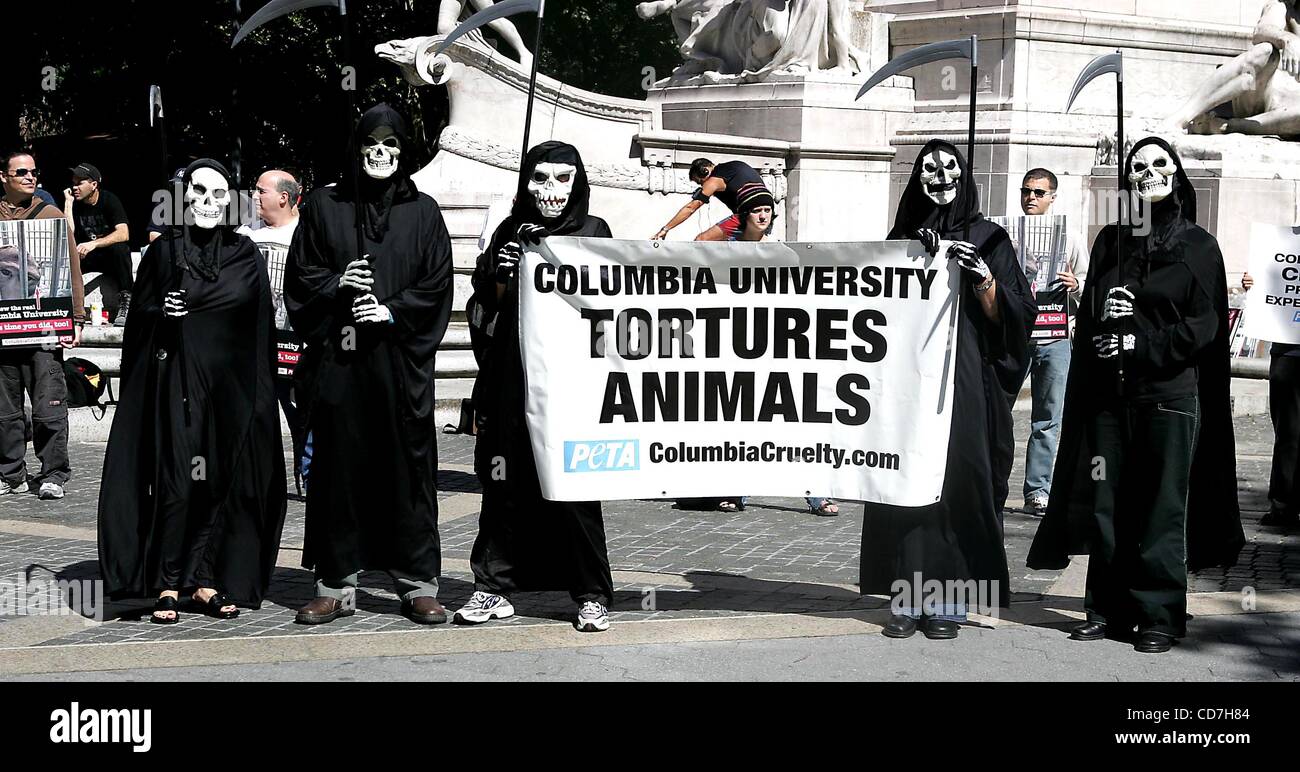 Sept. 20, 2004 - New York, New York, U.S. - K39545RM.PETA PROTEST ...