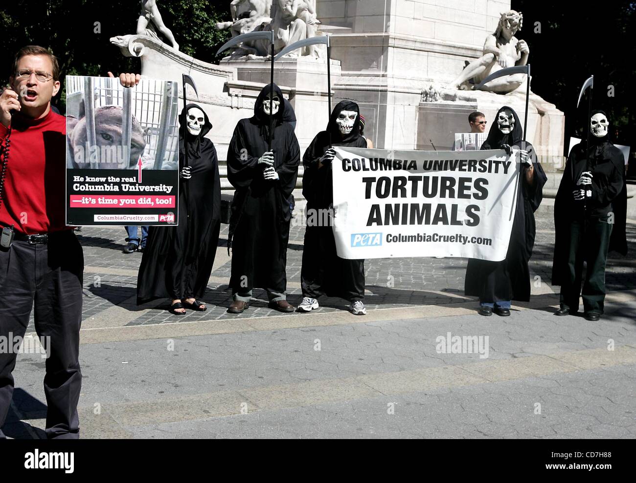 Sept. 20, 2004 - New York, New York, U.S. - K39545RM.PETA PROTEST ...