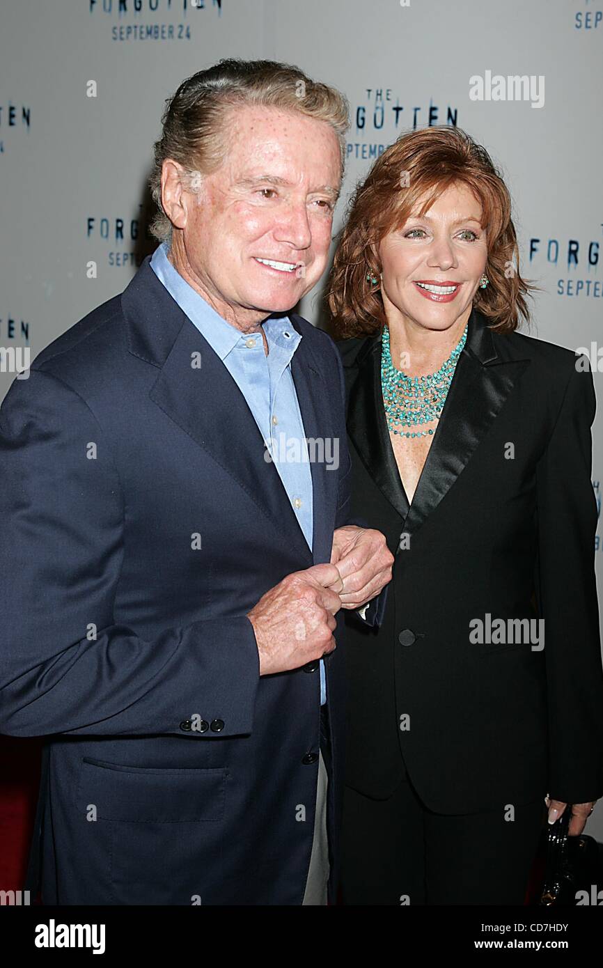 Sept. 21, 2004 - New York, New York, U.S. - K39576RM.WORLD PREMIERE OF ...