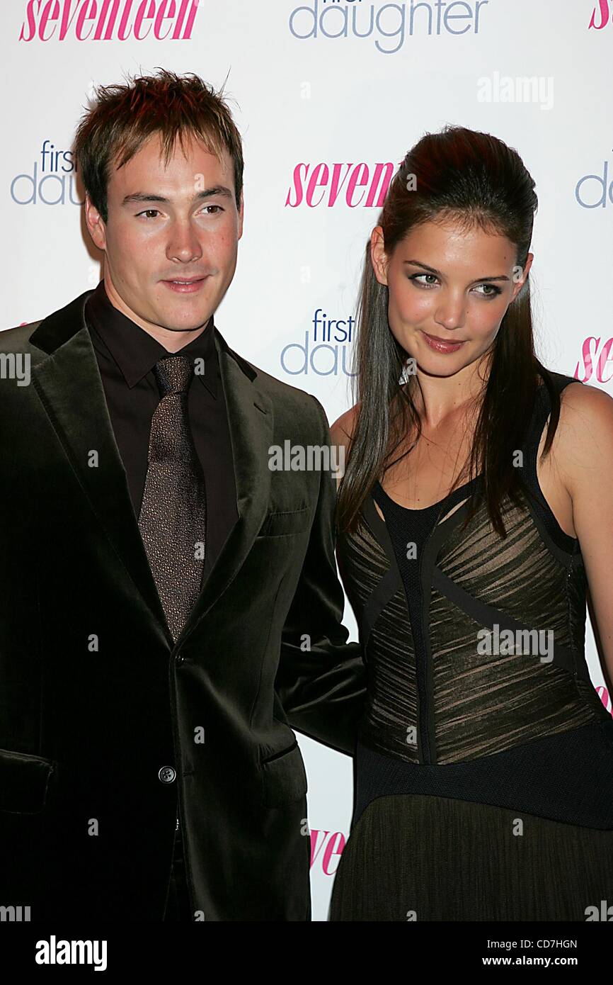 First daughter katie holmes hi-res stock photography and images - Alamy