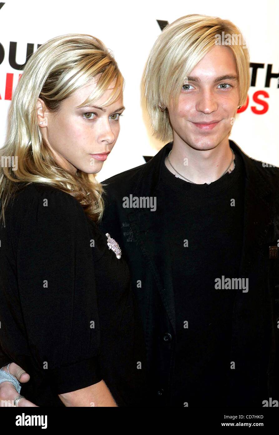 Sept. 23, 2004 - New York, New York, U.S. - K39639RM.ASHLEY JUDD TO ...