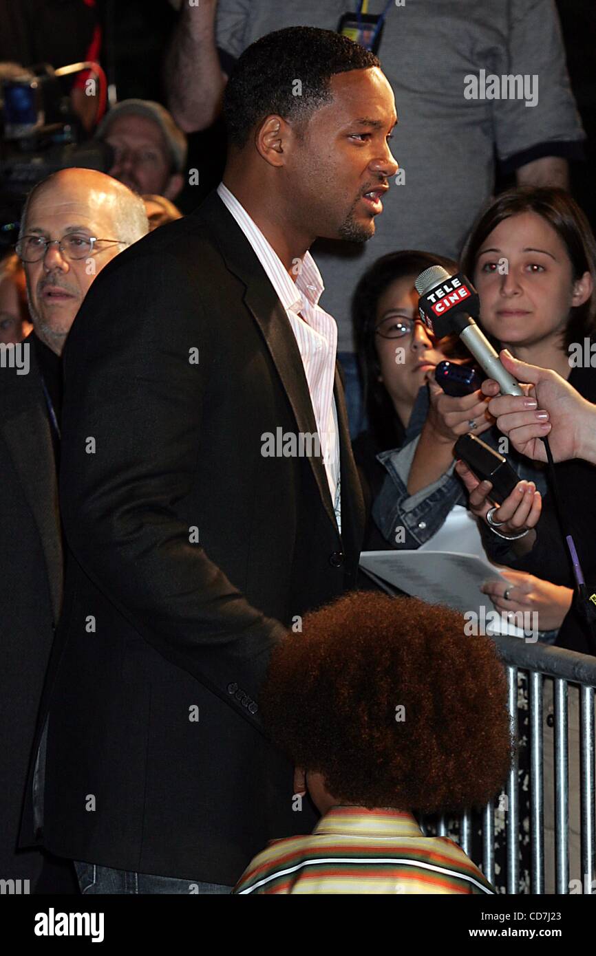 Sept. 27, 2004 - New York, New York, U.S. - K39671RM.NY PREMIERE OF ...