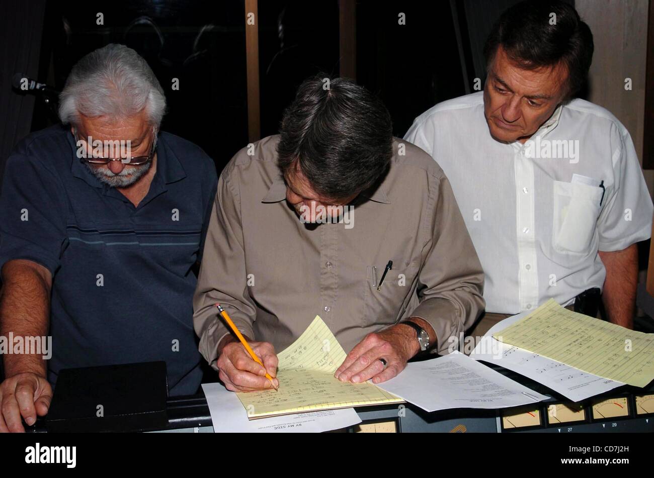 Sept. 28, 2004 - New York, New York, U.S. - K39718JKRON. AND THE ...