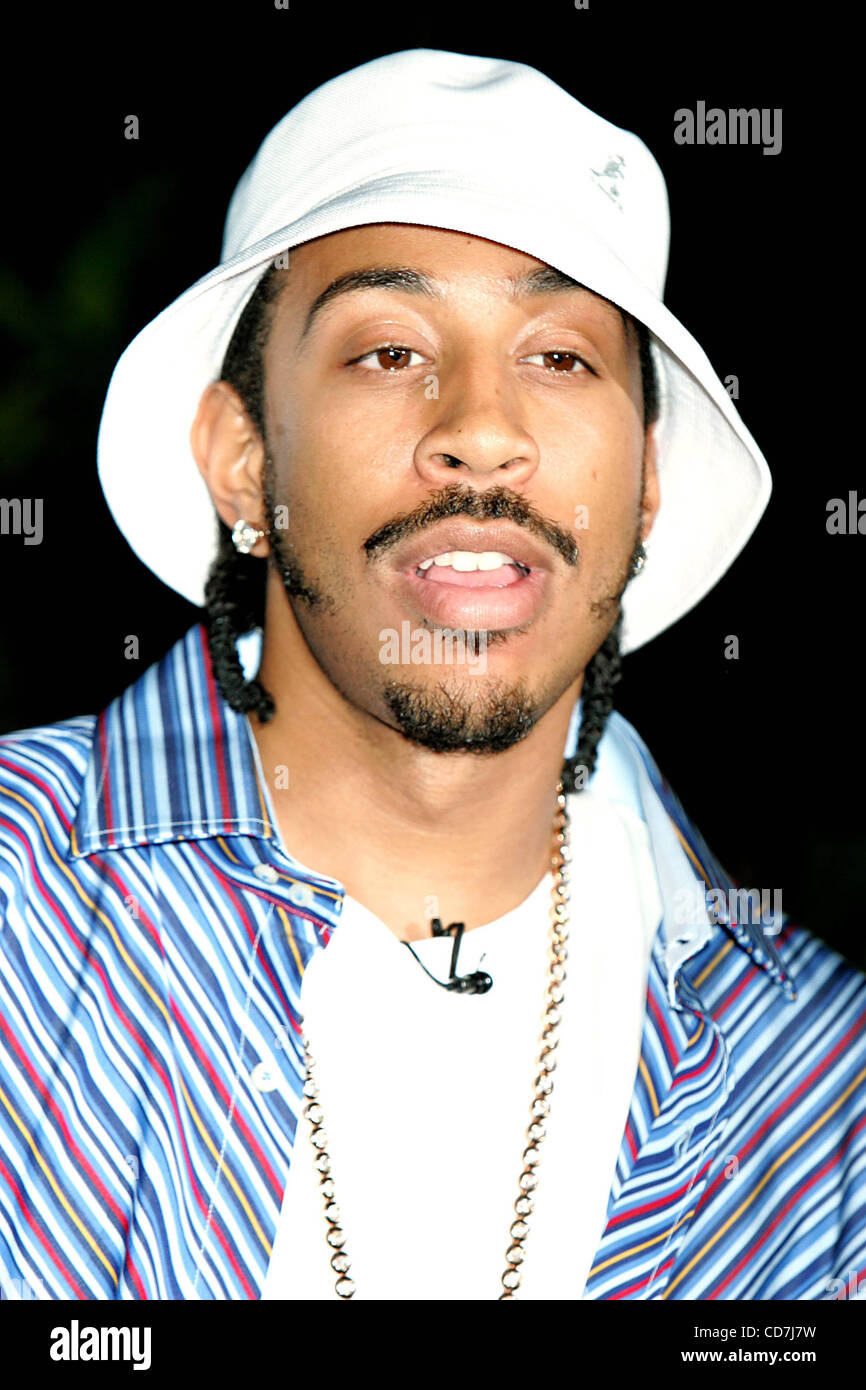 Sept. 28, 2004 - New York, New York, U.S. - K39671RM.NY PREMIERE OF ...