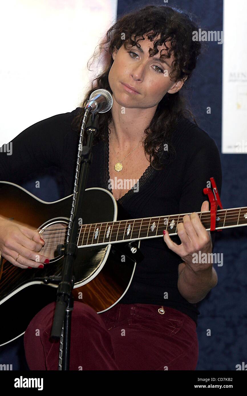 Zoe driver hi-res stock photography and images - Alamy