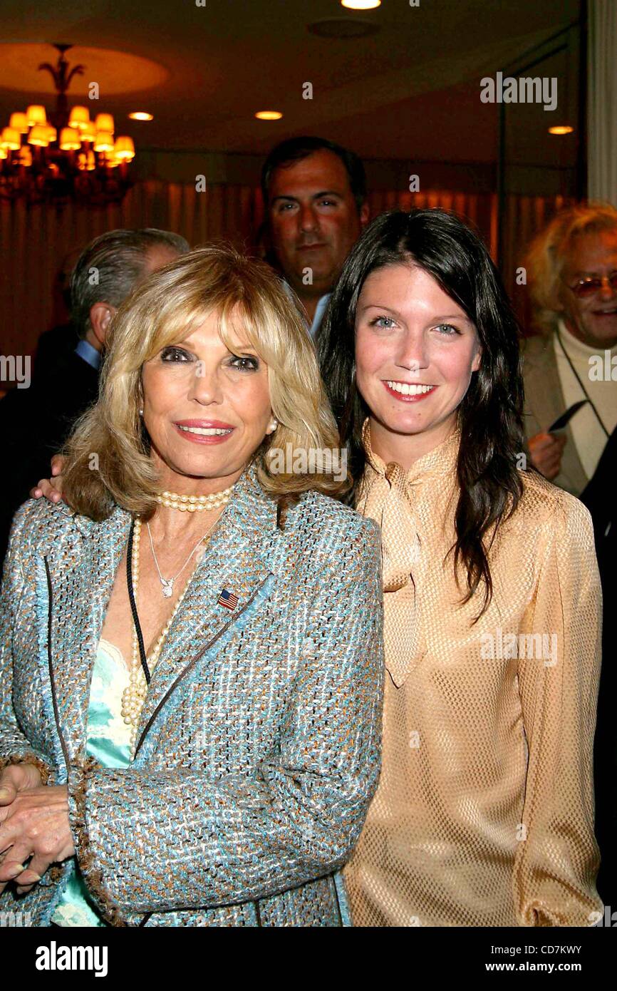 Nancy Sinatra Daughter Nancy Sinatra Stock Photos & Nancy Sinatra ...