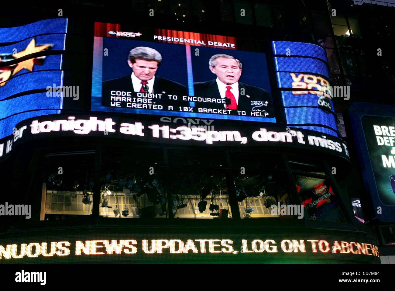 Oct. 14, 2004 - New York, New York, U.S. - K39868RM.PRESIDENTIAL DEBATE ...