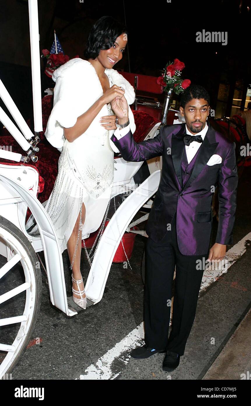 Oct. 17, 2004 - New York, New York, U.S. - K39914RM.USHER'S ROARING 20 ...