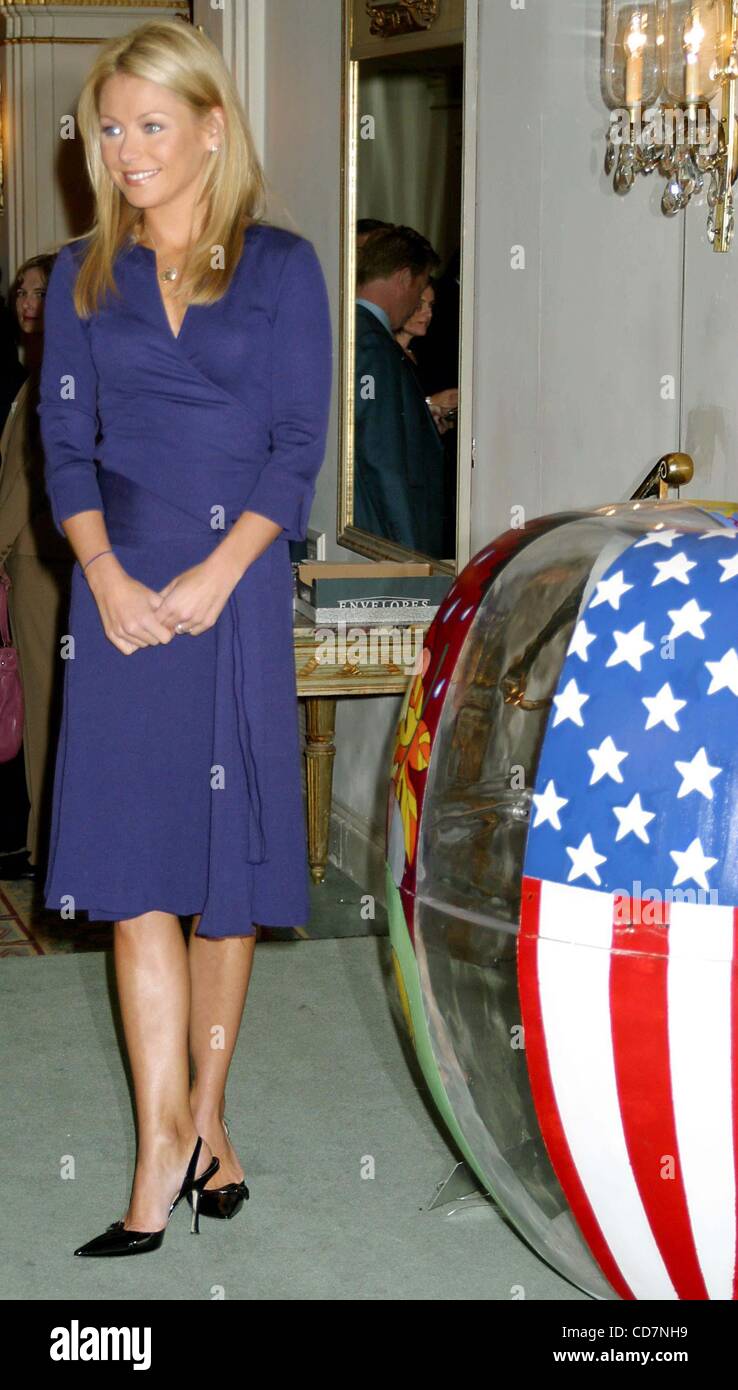 Oct. 26, 2004 - New York, New York, U.S. - K40087JBU.16TH ANNUAL WOMEN ...