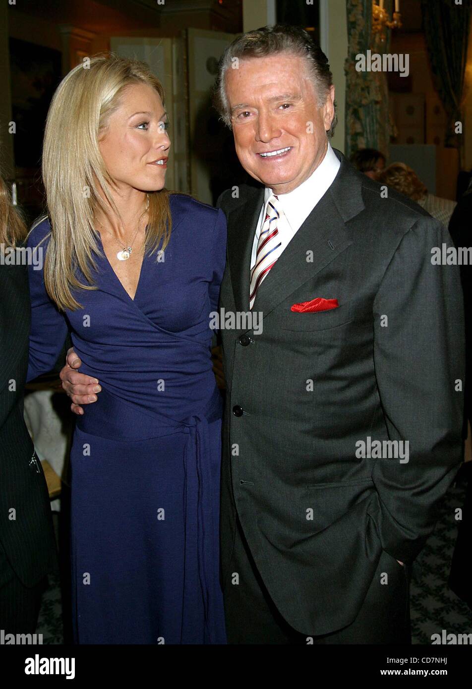 Oct. 26, 2004 - New York, New York, U.S. - K40087JBU.16TH ANNUAL WOMEN ...