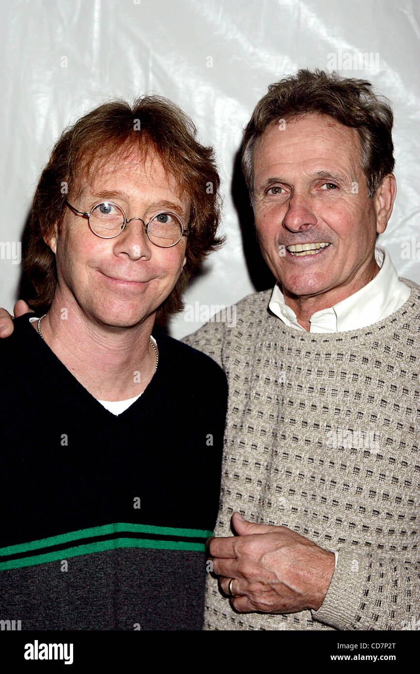 Oct. 30, 2004 - New York, New York, U.S. - K40203RM.CHILLER THEATRE ...