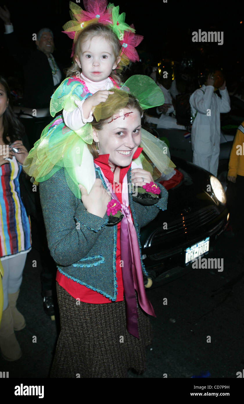 Nov. 1, 2004 - New York, New York, U.S. - K40196RM.GREENWICH VILLAGE ...