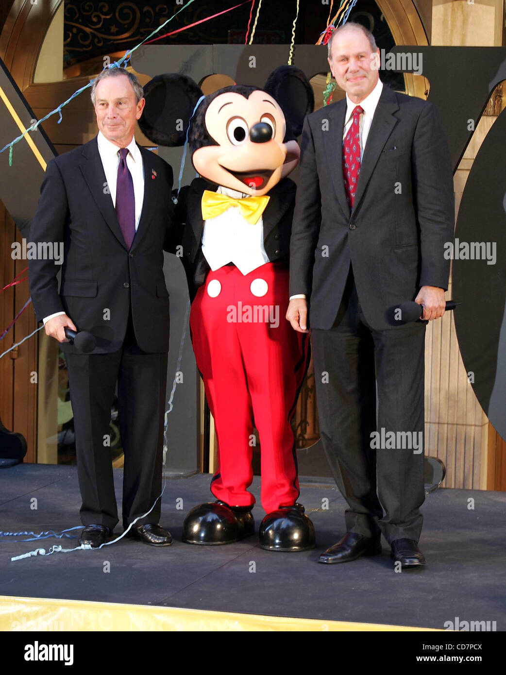 Michael eisner mickey mouse hi-res stock photography and images - Alamy