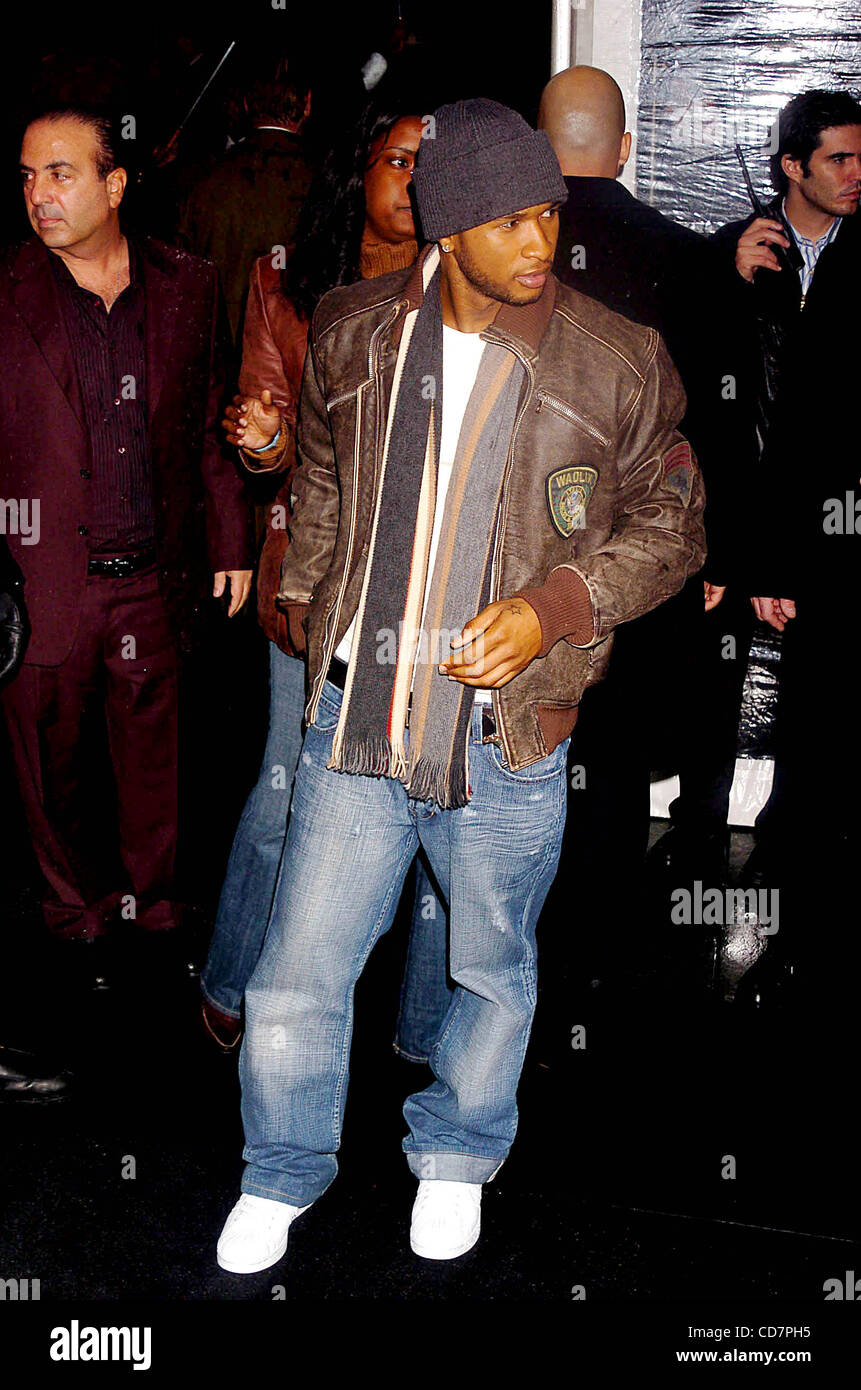 Nov. 4, 2004 - New York, New York, U.S. - K40262JKRON.JAY-Z '' FADE TO ...