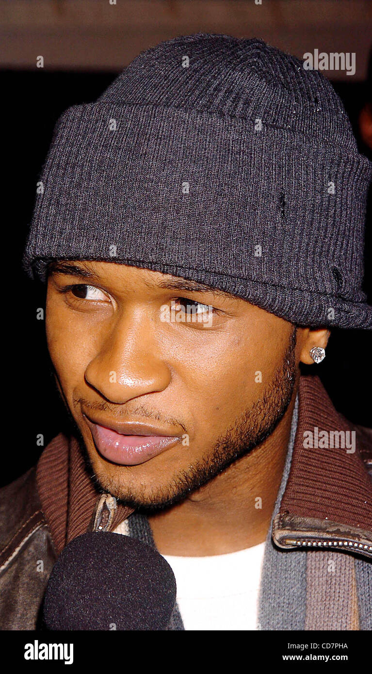 Nov. 4, 2004 - New York, New York, U.S. - K40262JKRON.JAY-Z '' FADE TO ...